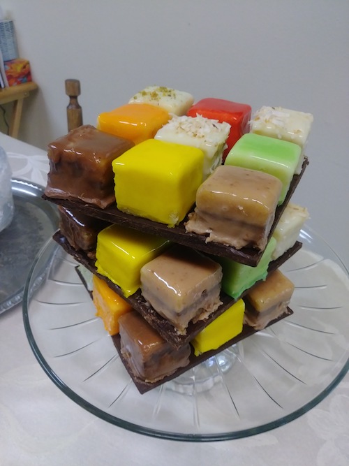 HowToCookThat : Cakes, Dessert & Chocolate | Rubik's Cube Cake ...