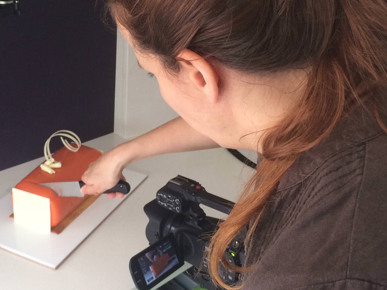 HowToCookThat : Cakes, Dessert & Chocolate | A Sweet Tweet Surprise ...