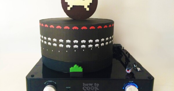 HowToCookThat : Cakes, Dessert & Chocolate | Space Invaders Cake ...