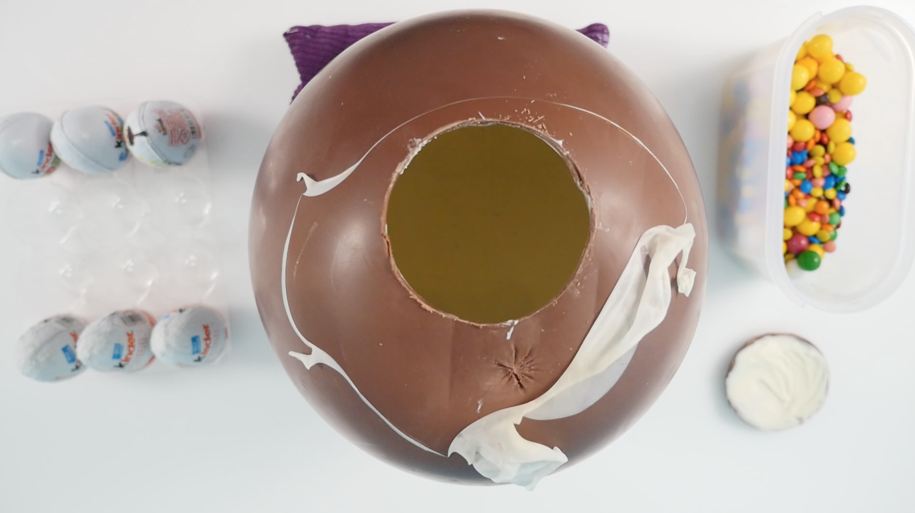 HowToCookThat : Cakes, Dessert & Chocolate | Giant Kinder Surprise Egg ...